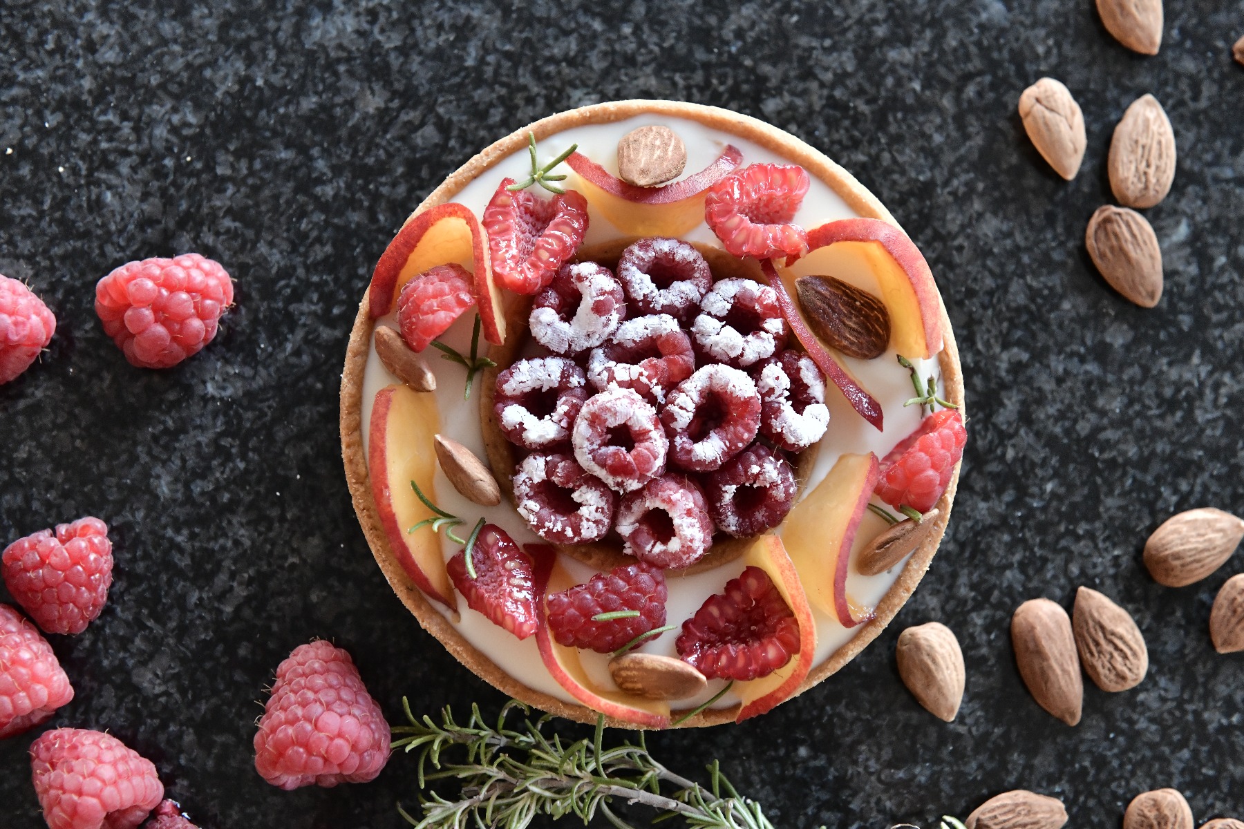 Modern tart with lime ganache and tonka beans - Zanolli